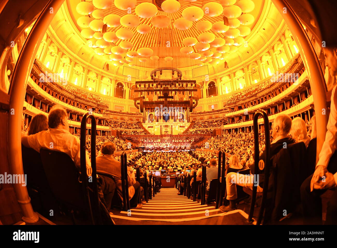 Stephen Barlow conducts the Bournemouth Symphony Orchestra and Chorus ...