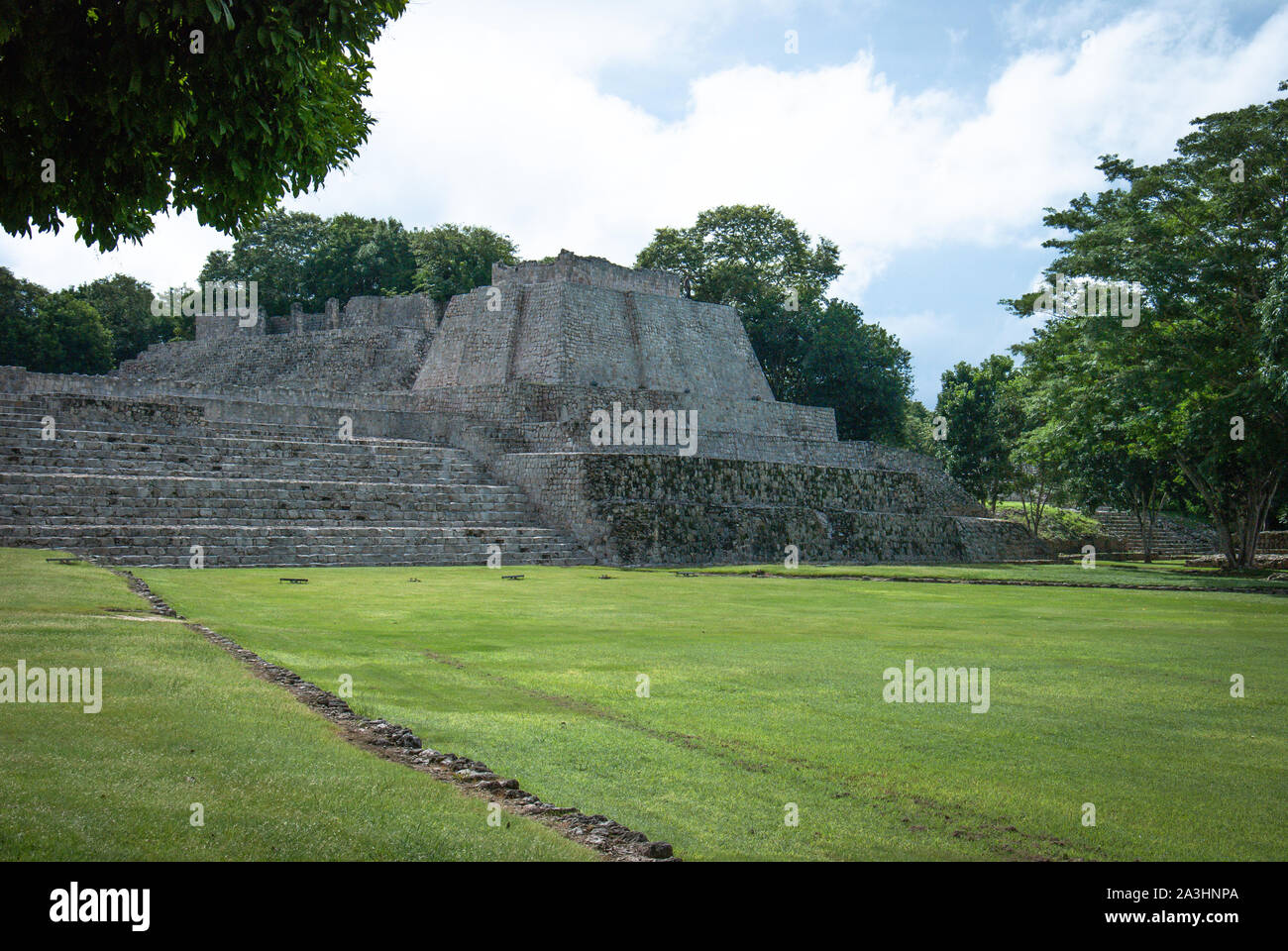 Edzna Pyramid Maya archaeological site Stock Photo - Alamy