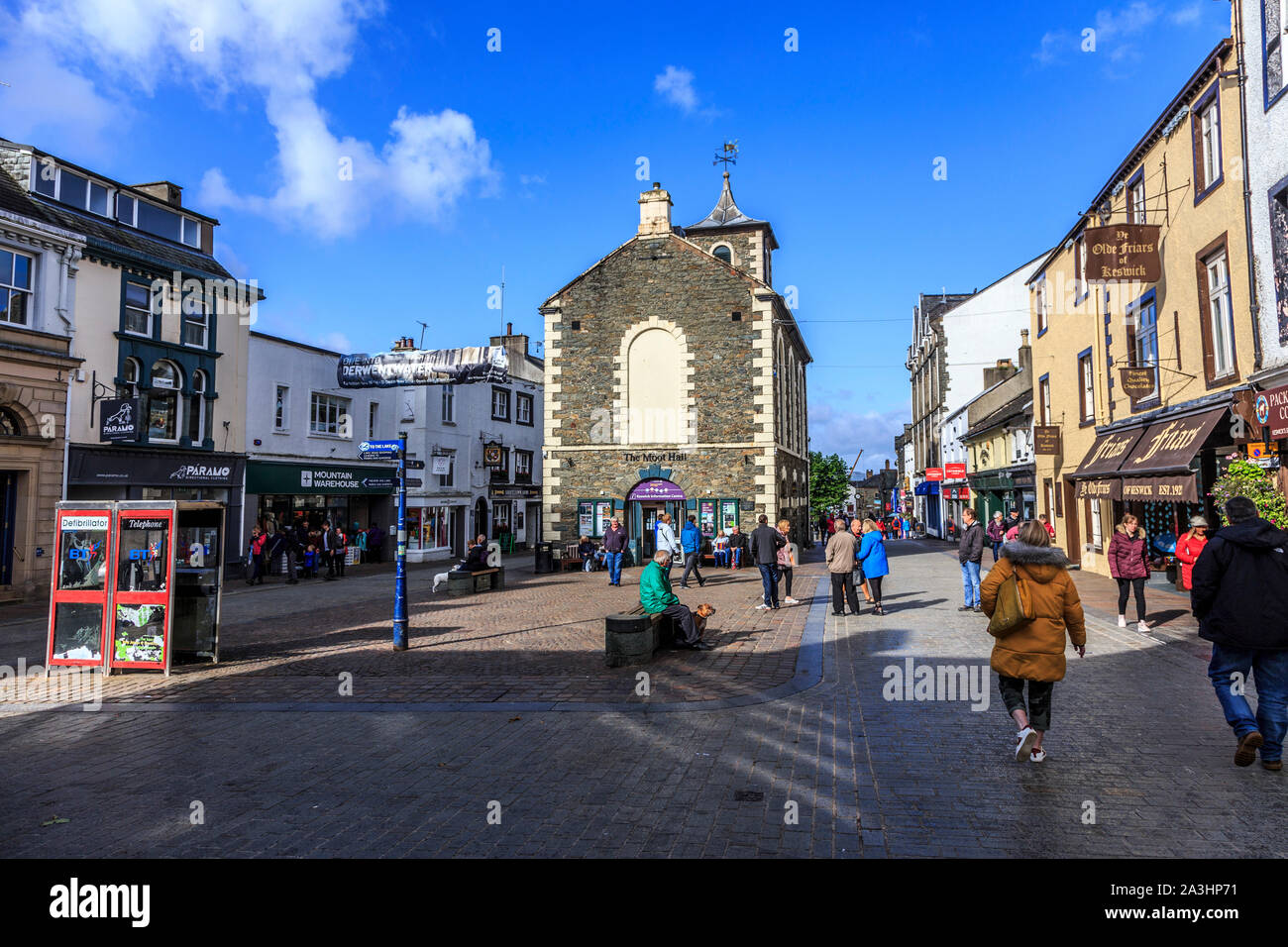 keswick town centre, lake district national park, cumbria, england, uk ...