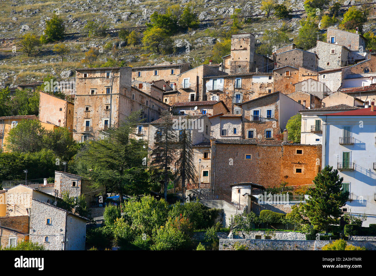 Calascio hi-res stock photography and images - Alamy