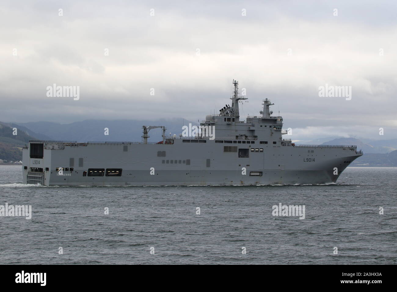 FS Tonnerre (L9014), a Mistral-class amphibious assault ship operated ...