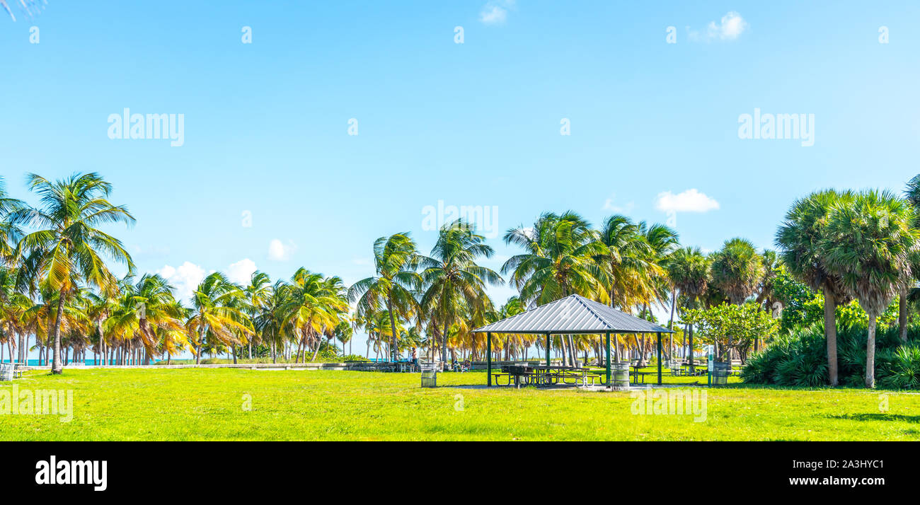 Beautiful Crandon Park Beach with rental cabanas located in Key ...