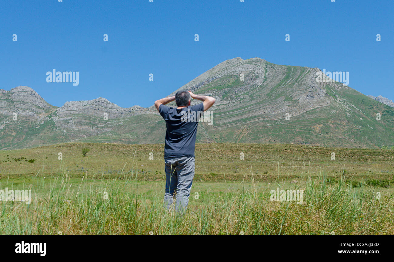 Landscape contemplating view hi-res stock photography and images - Alamy
