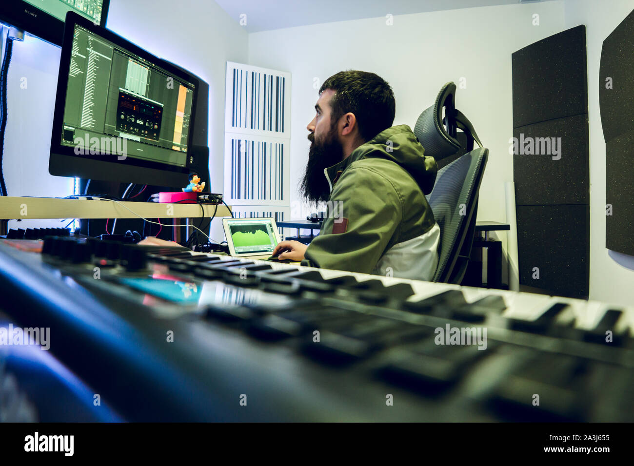 Electronic sound production hi-res stock photography and images - Alamy
