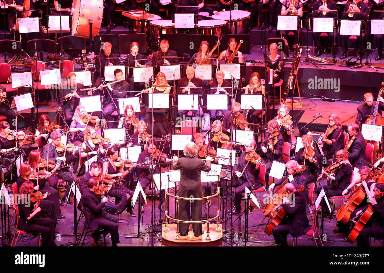 Stephen Barlow conducts the Bournemouth Sympathy Orchestra and Chorus ...