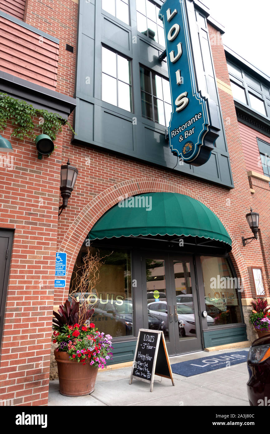 Louis italian american restaurant hi-res stock photography and images ...