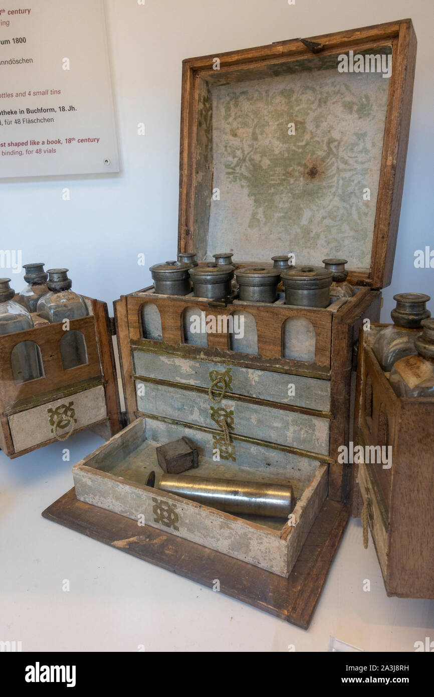 Medicine chest 1800s hi-res stock photography and images - Alamy