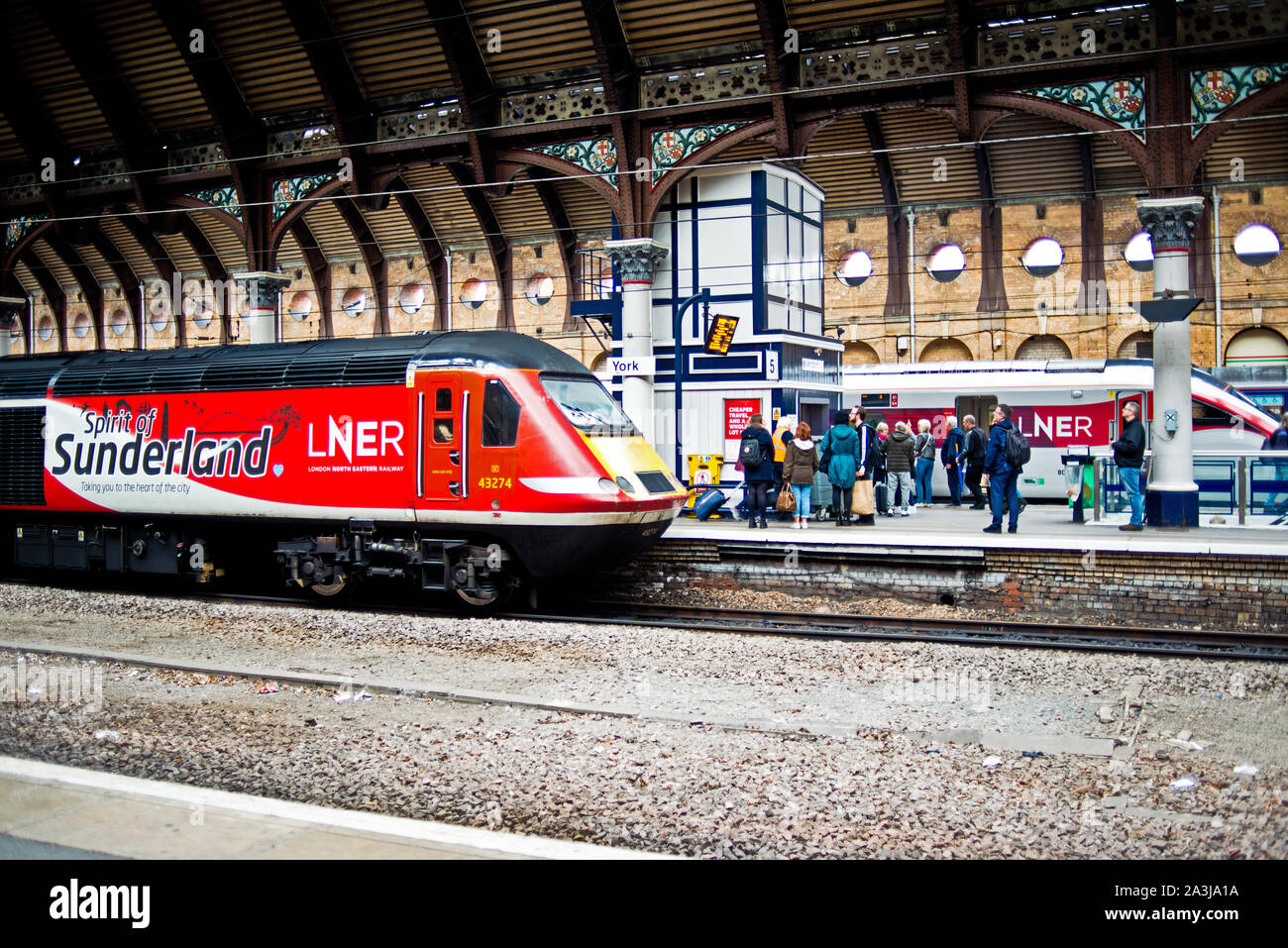 Class 43274 pride of sunderland hi-res stock photography and images - Alamy
