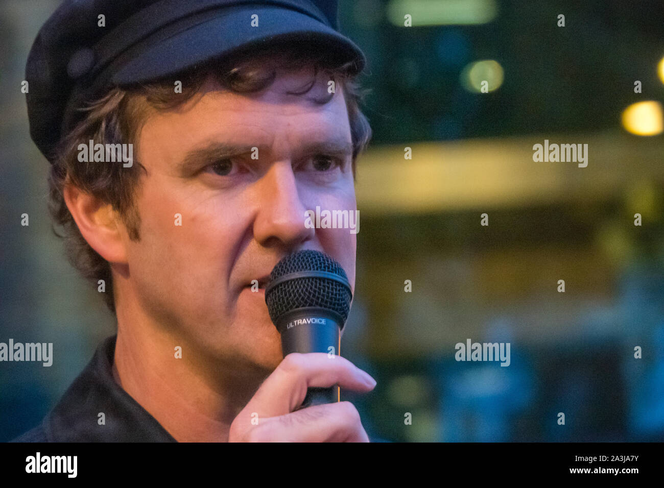 London, UK. 8th October 2019. Simon Elmer of Ash speaks at the protest ...