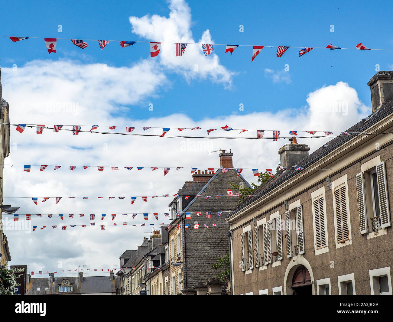 Allied flags memorial d day landing hi-res stock photography and images ...