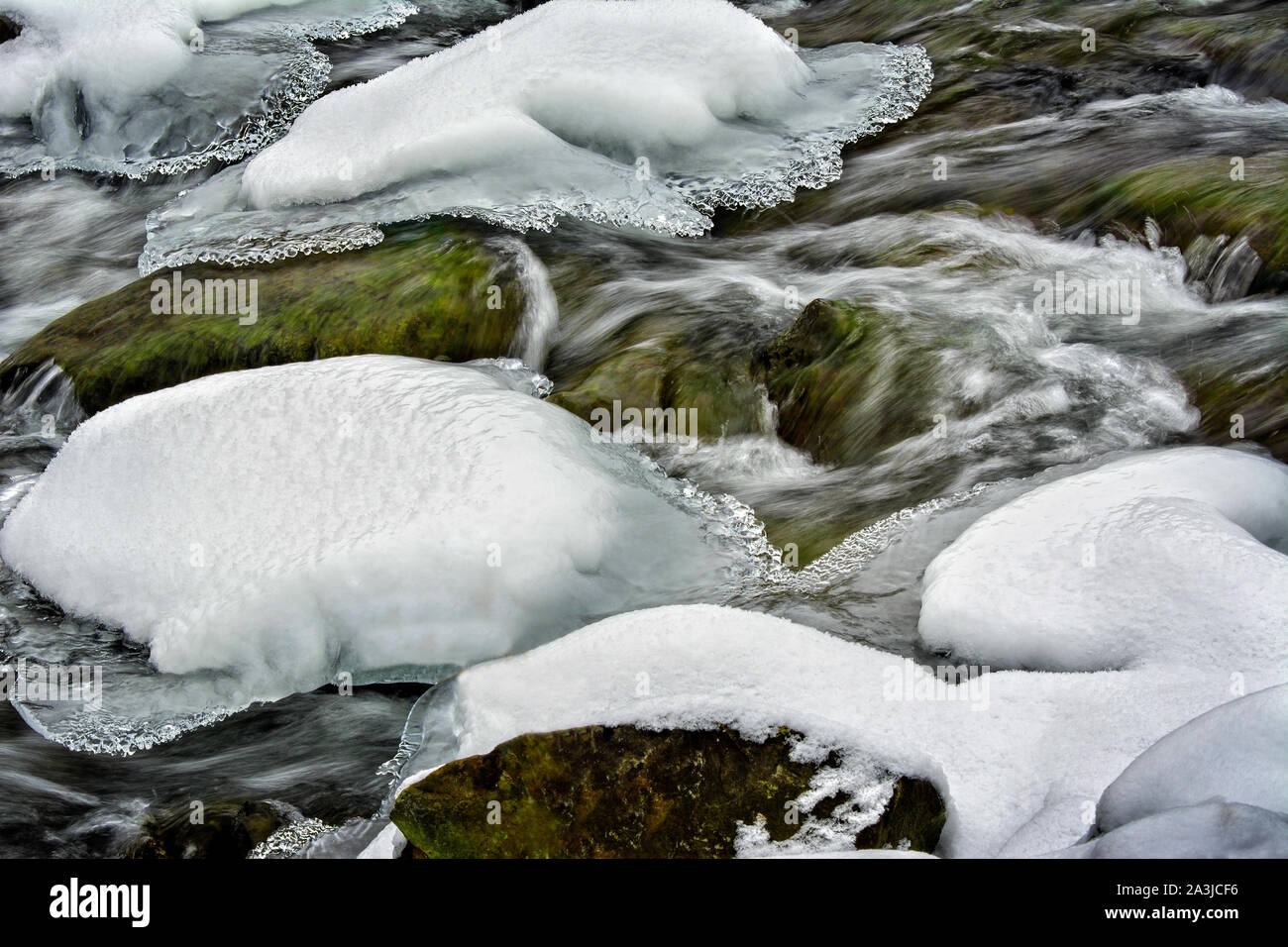 Freezing icy hi-res stock photography and images - Alamy
