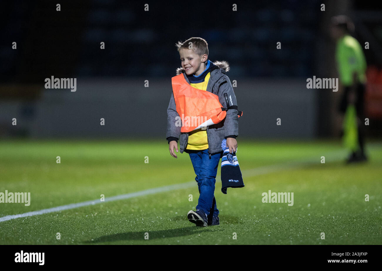 High Wycombe, UK. 08th Oct, 2019. Ball boy gets animated on the side ...