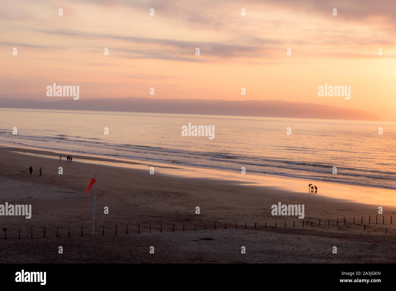 Waves at portstewart strand hi-res stock photography and images - Alamy