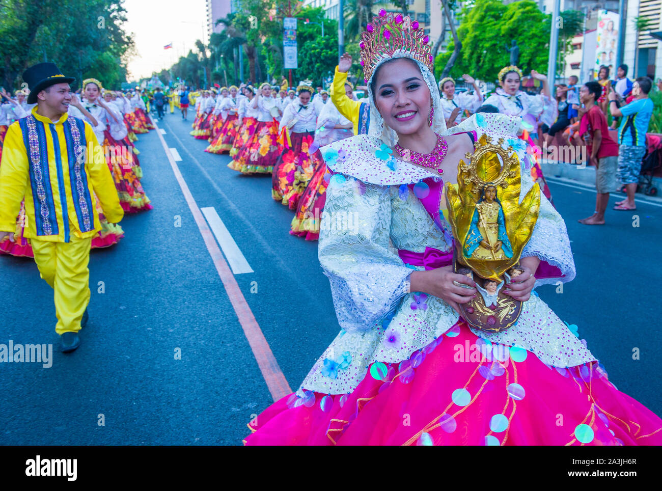 Participants in the Aliwan fiesta in Manila Philippines Stock Photo - Alamy
