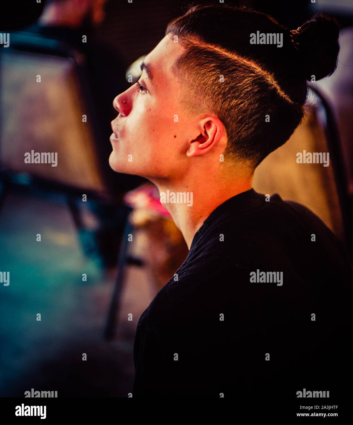 Man bun hi-res stock photography and images - Alamy