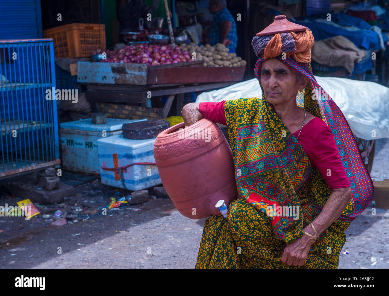 MUMBAI , INDIA - AUG 26 : Indian woman in Dharavi on August 26 2019 ...