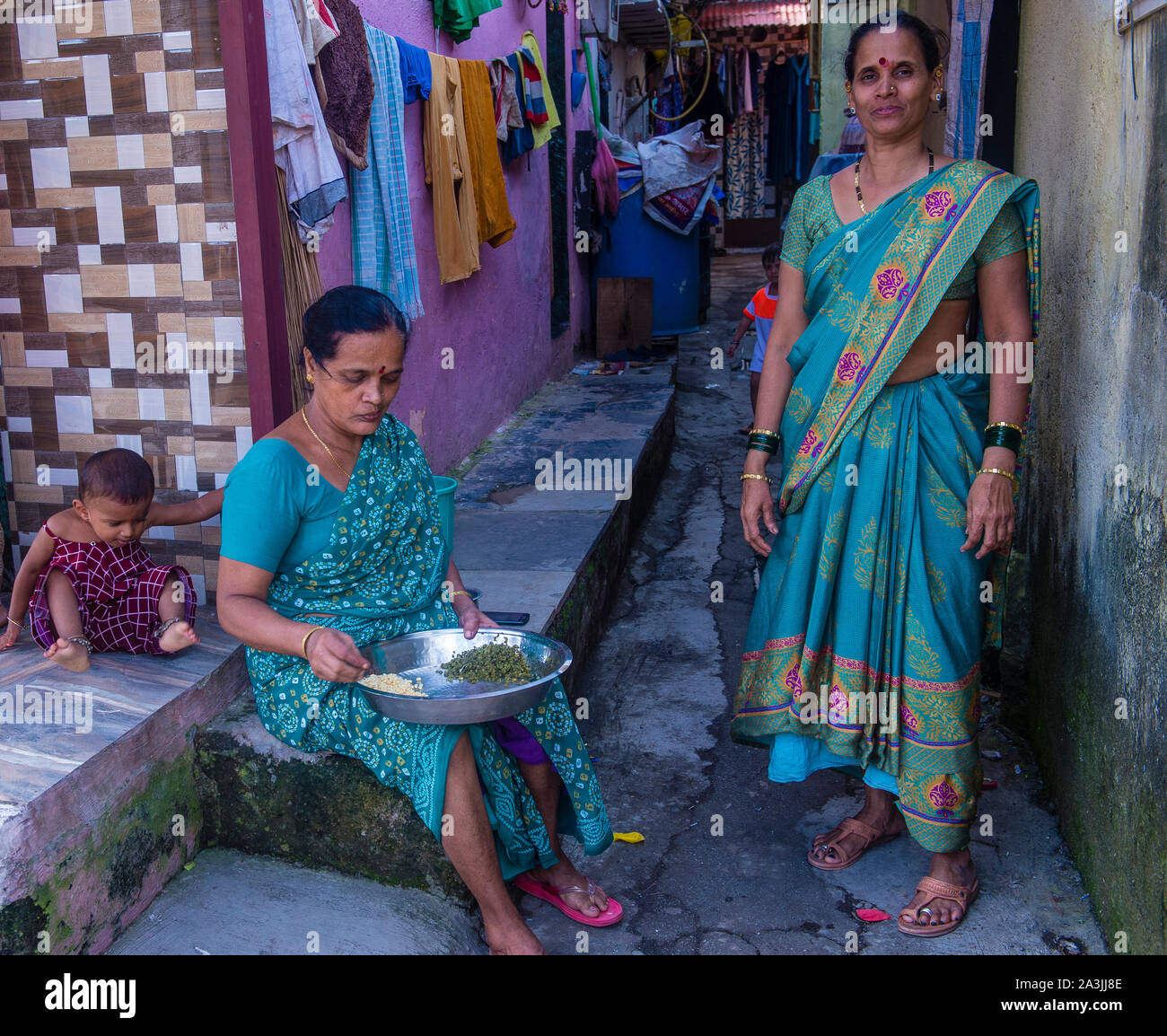 Indian woman in slum town hi-res stock photography and images - Alamy