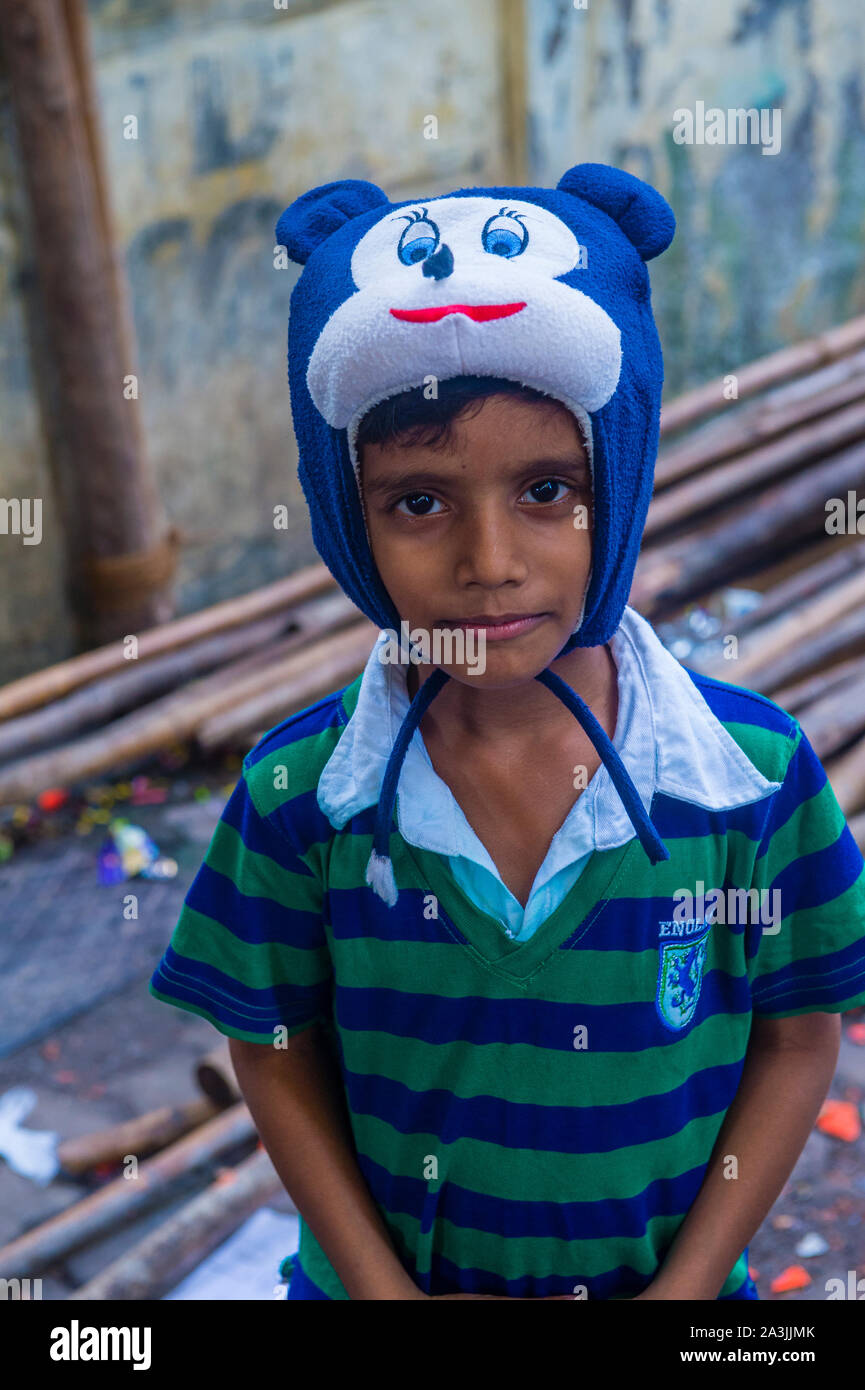 Indian slum boy hi-res stock photography and images - Alamy