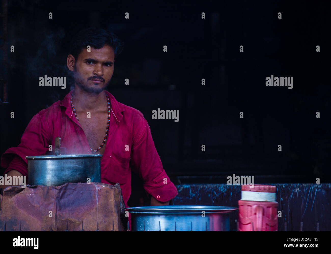 Indian slum man hi-res stock photography and images - Alamy