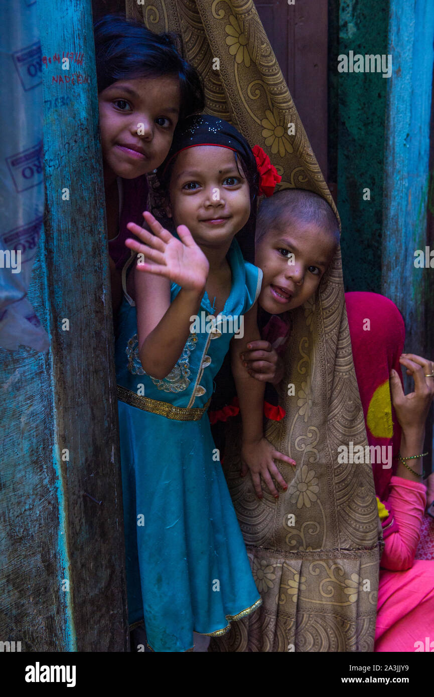 Indian children in Dharavi Mumbai , India Stock Photo - Alamy