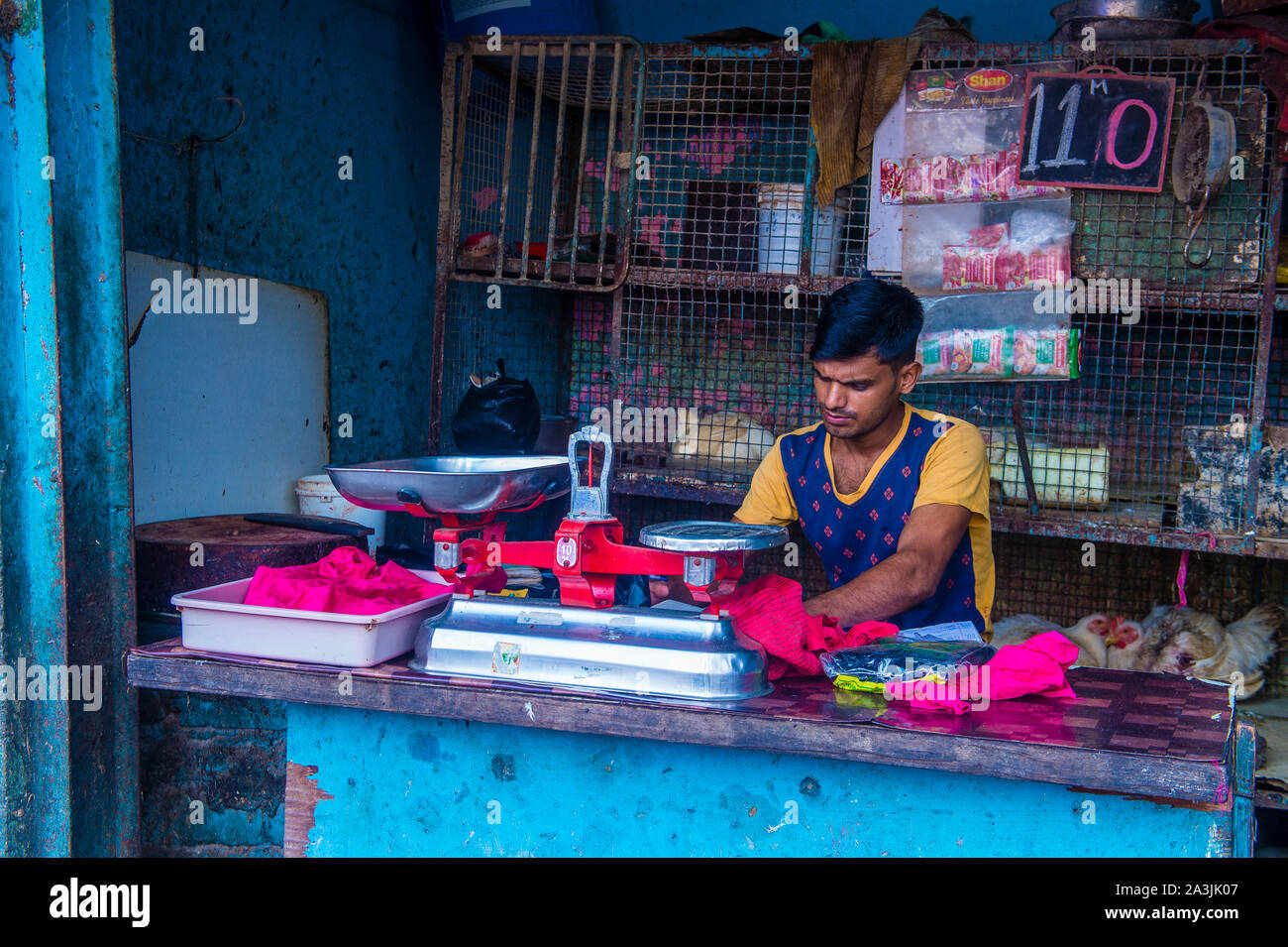 Indian people in Dharavi Mumbai , India Stock Photo - Alamy