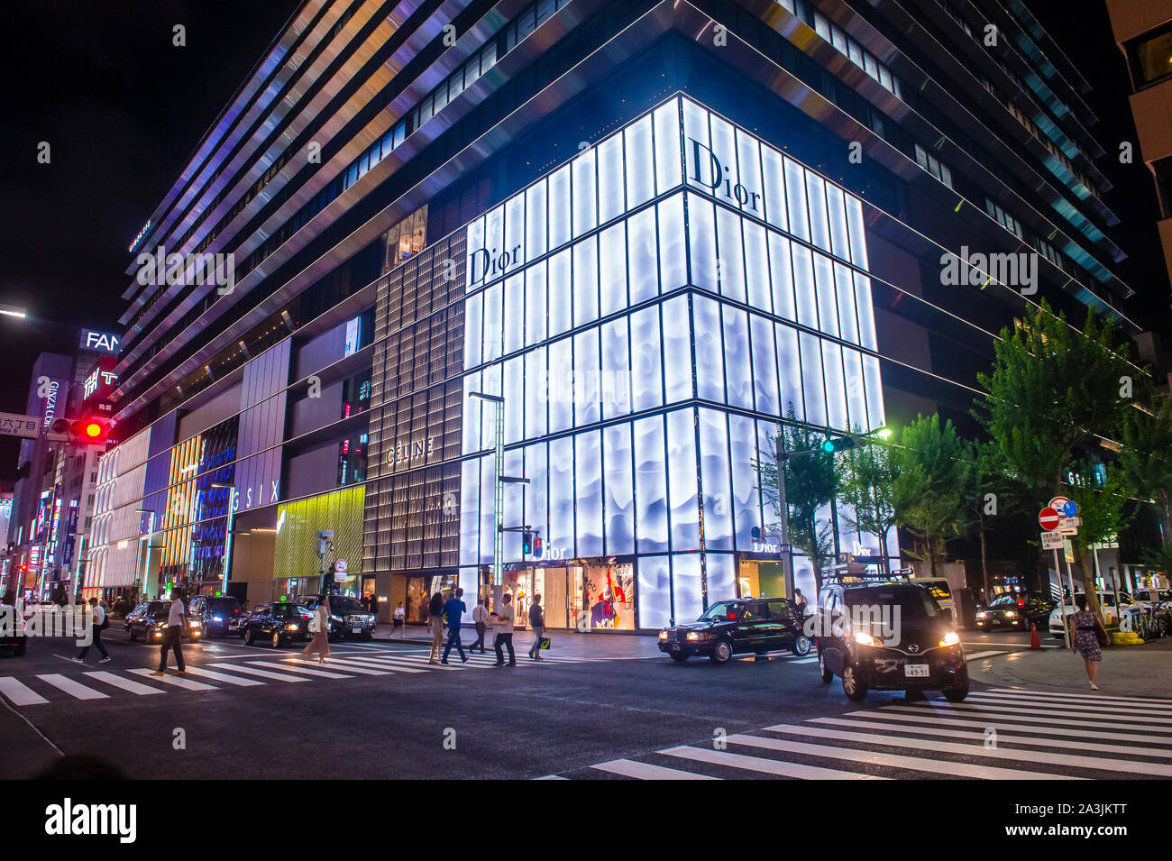 Tokyo nightlife ginza hi-res stock photography and images - Alamy