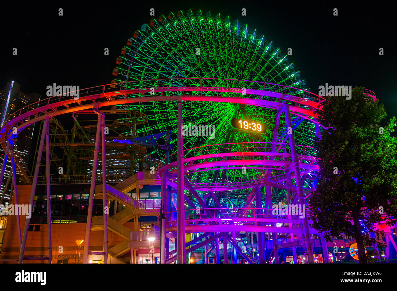 The Cosmo Clock 21 in Yokohama Japan Stock Photo - Alamy