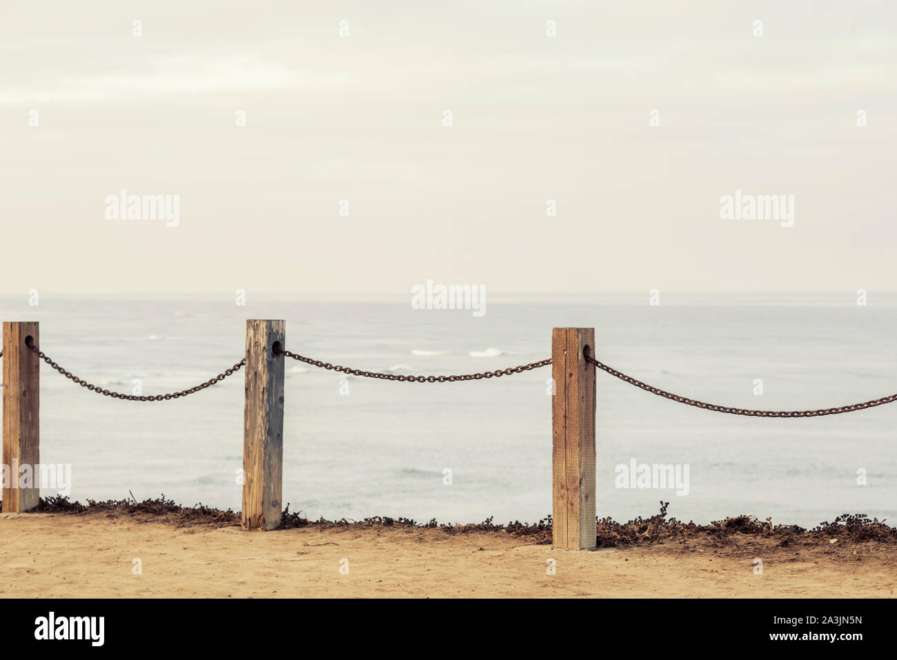 Cliff fence hi-res stock photography and images - Alamy