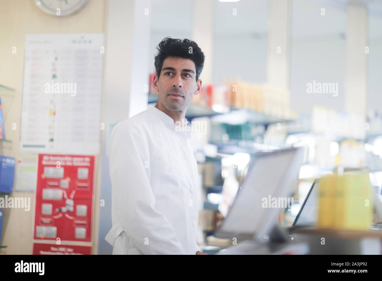 Old pharmacist hi-res stock photography and images - Alamy