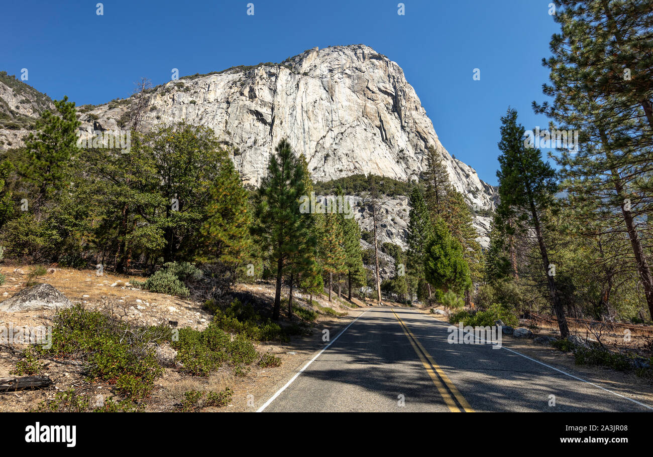 A view of Road's End Point on Kings Canyon Scenic Byway, California ...