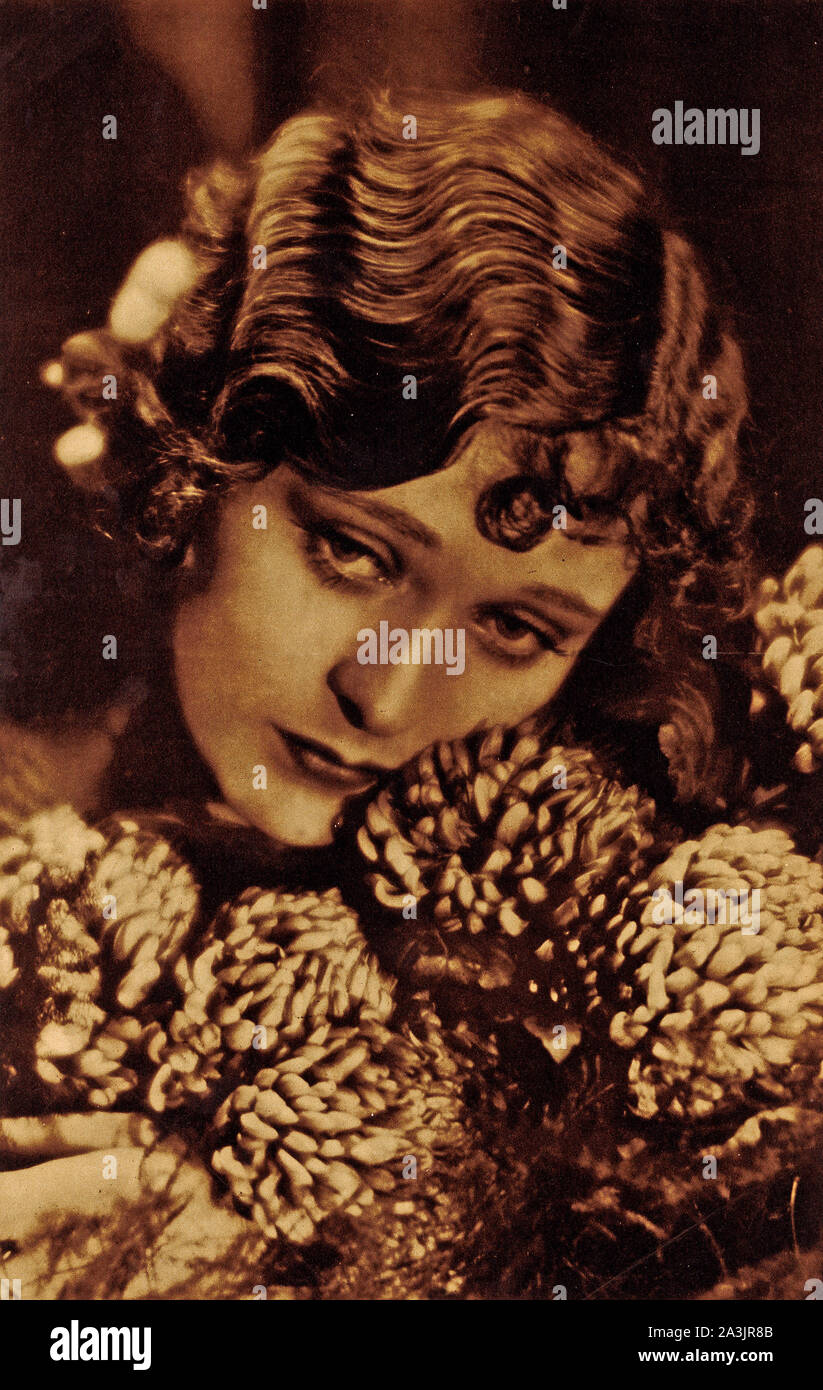 Studio portrait of Hollywood actress, Delores Costello, famous during ...