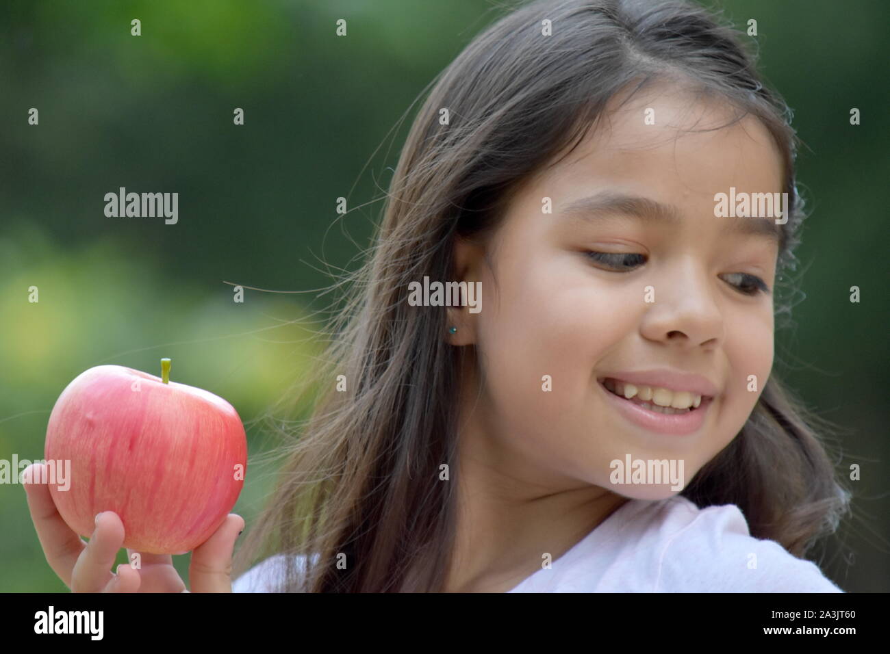 Beautiful tween hi-res stock photography and images - Alamy