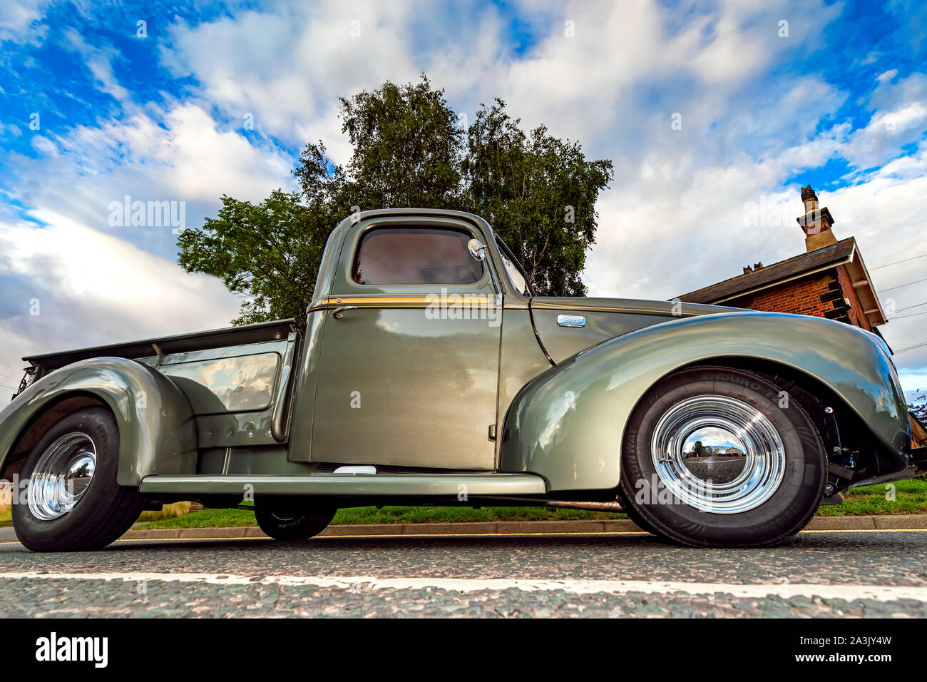 Custom vintage ford pickup hi-res stock photography and images - Alamy