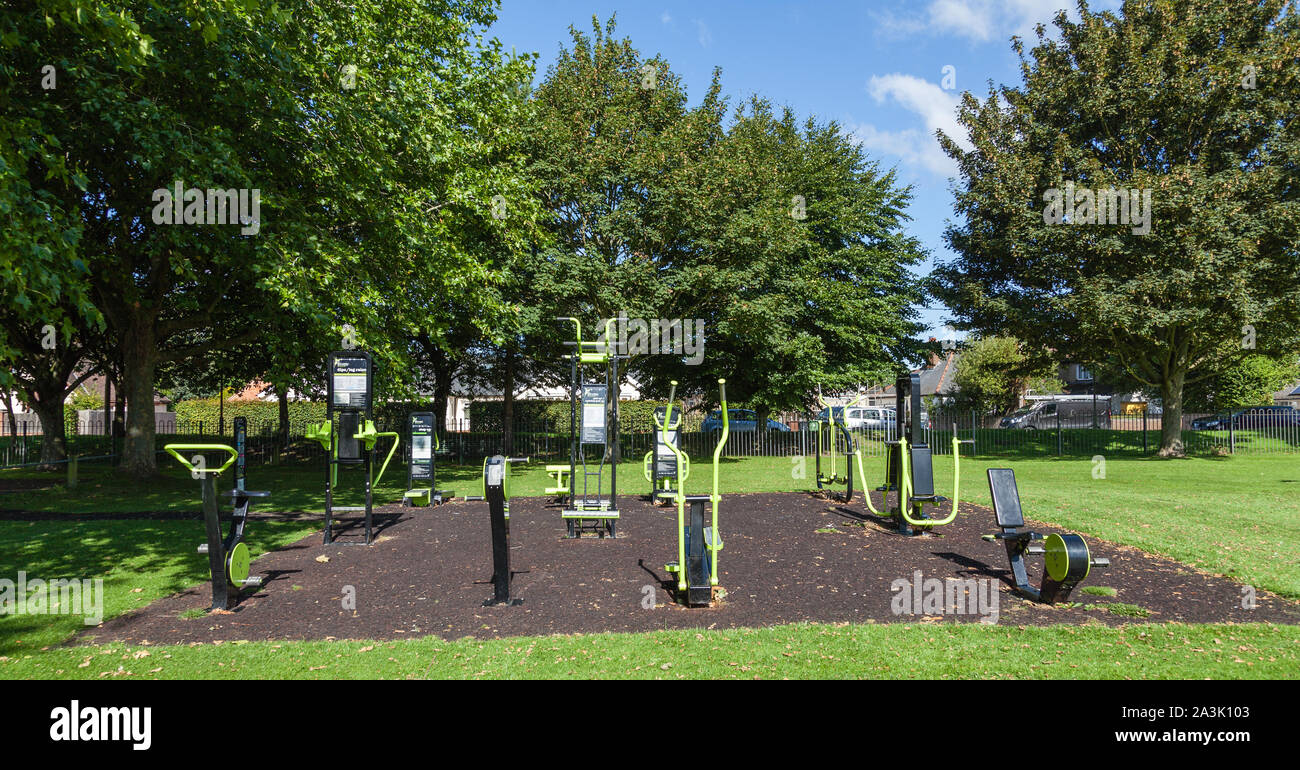 Park gym grass hi-res stock photography and images - Alamy
