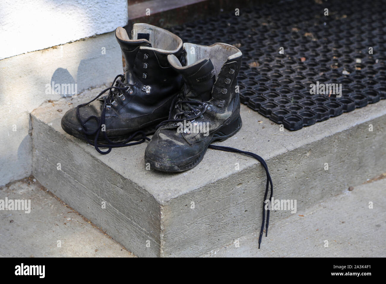 Wipe shoes hi-res stock photography and images - Alamy
