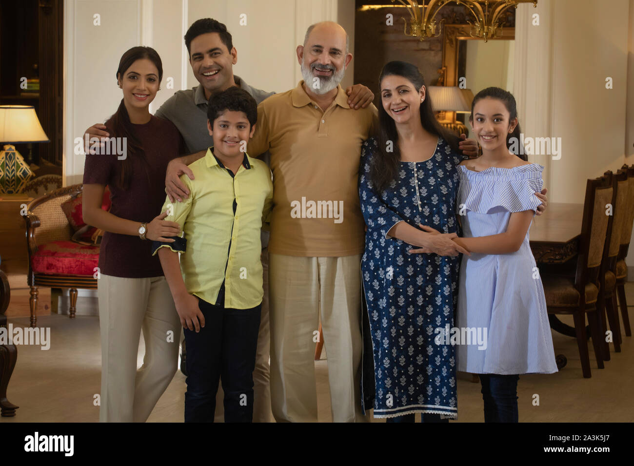 Family stands hi-res stock photography and images - Alamy