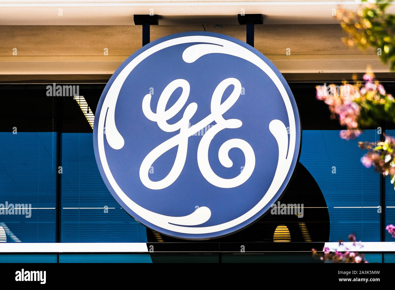 Digital platform sign hi-res stock photography and images - Alamy