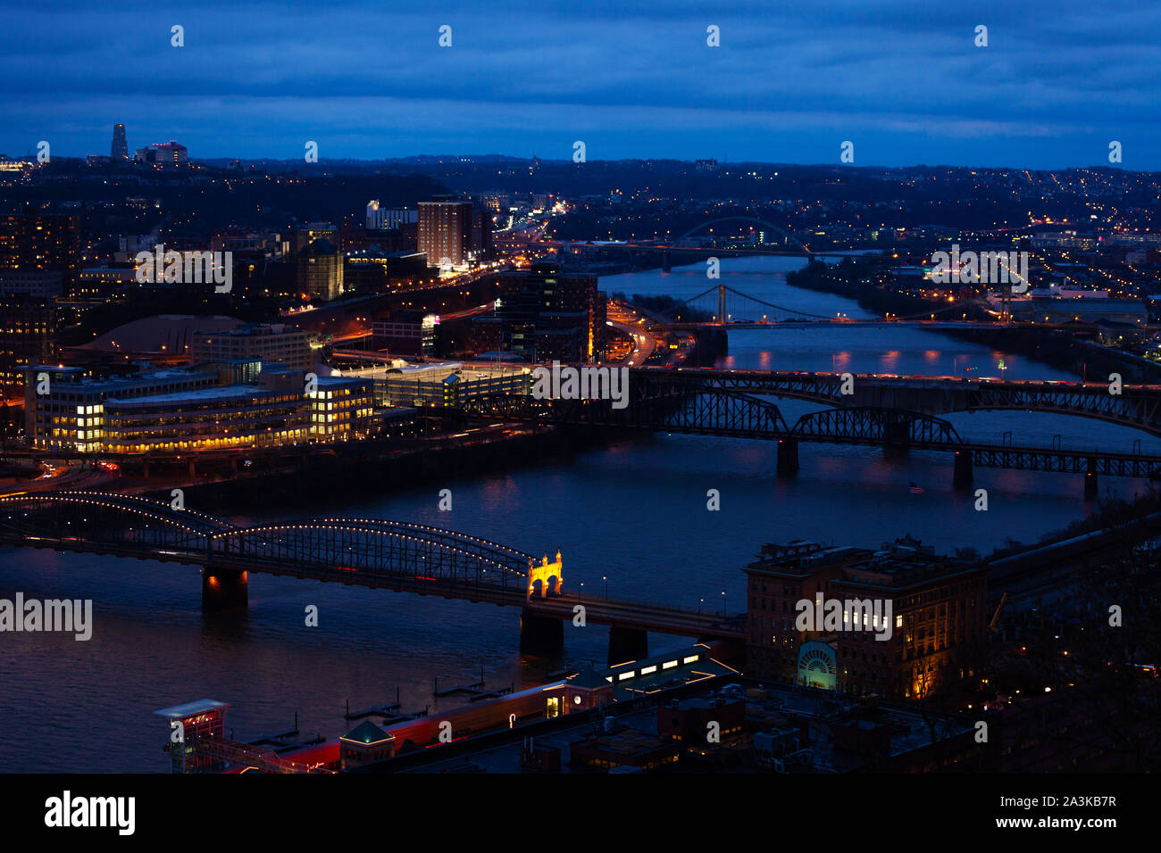 Pittsburgh bridges night hi-res stock photography and images - Alamy