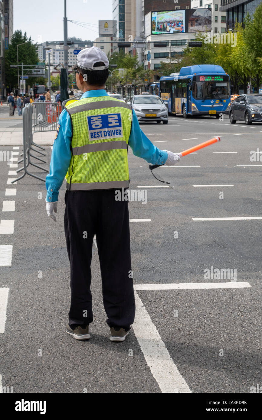Driver Waving High Resolution Stock Photography and Images - Alamy