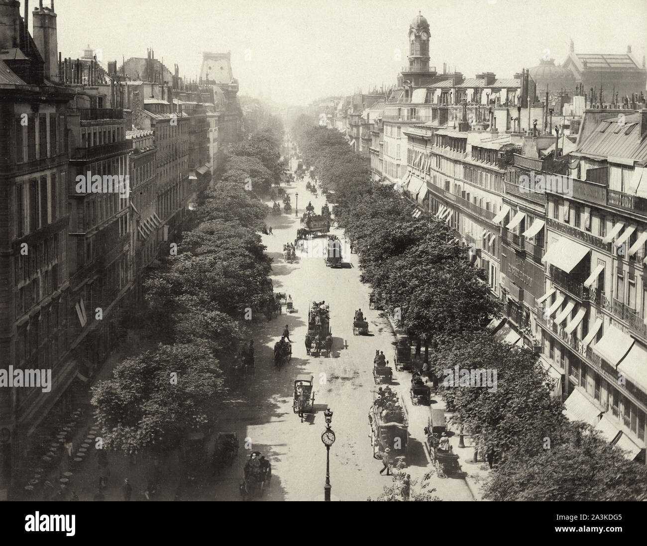 Street scene Paris France Stock Photo - Alamy