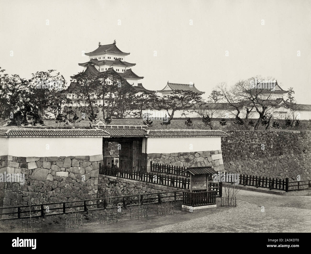Entrance to castle Japan Stock Photo - Alamy
