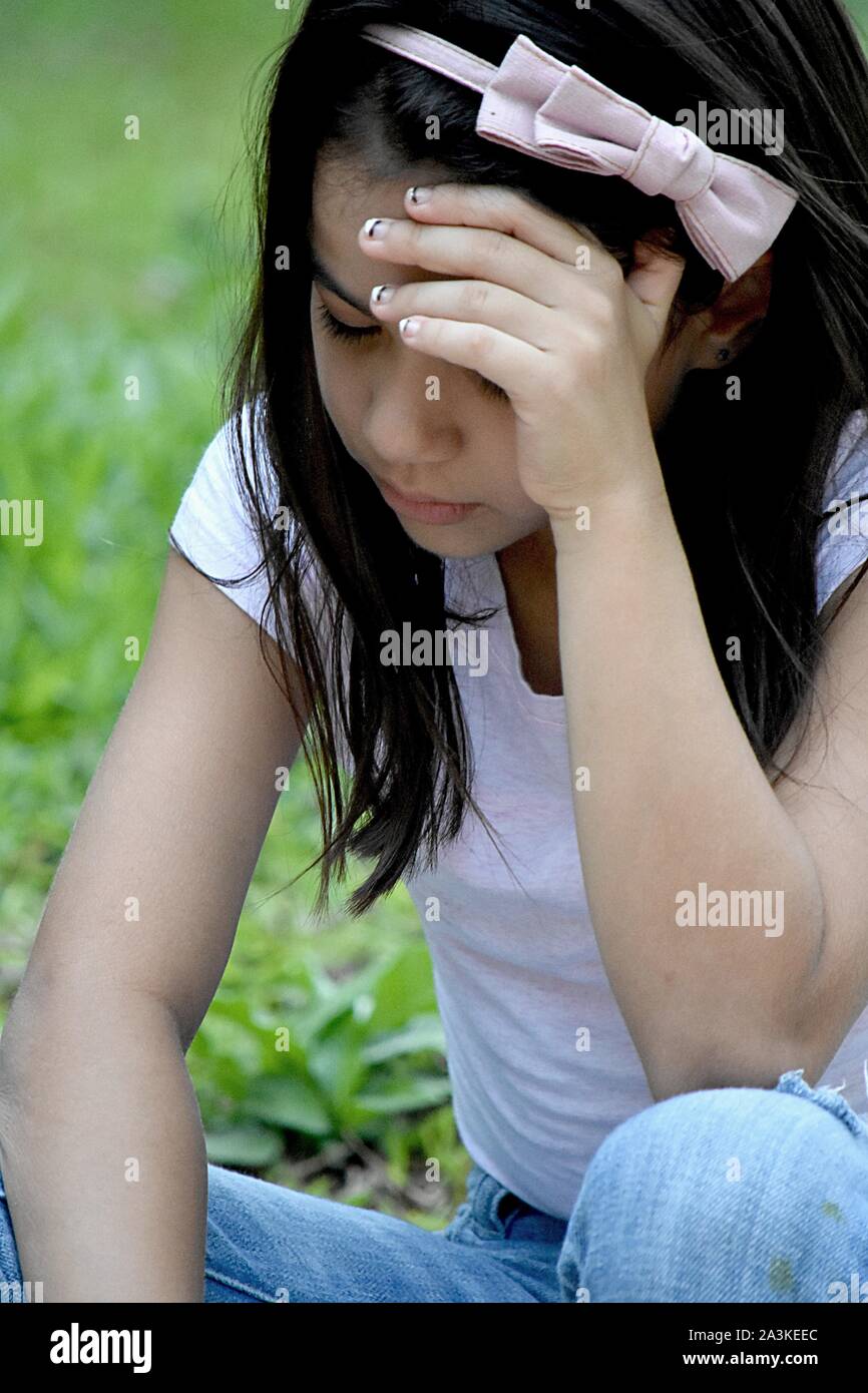 Depressed child hi-res stock photography and images - Alamy
