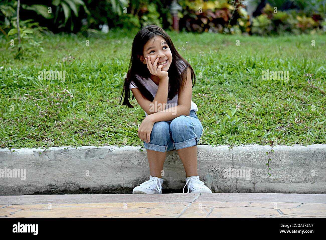 Child contemplate hi-res stock photography and images - Alamy
