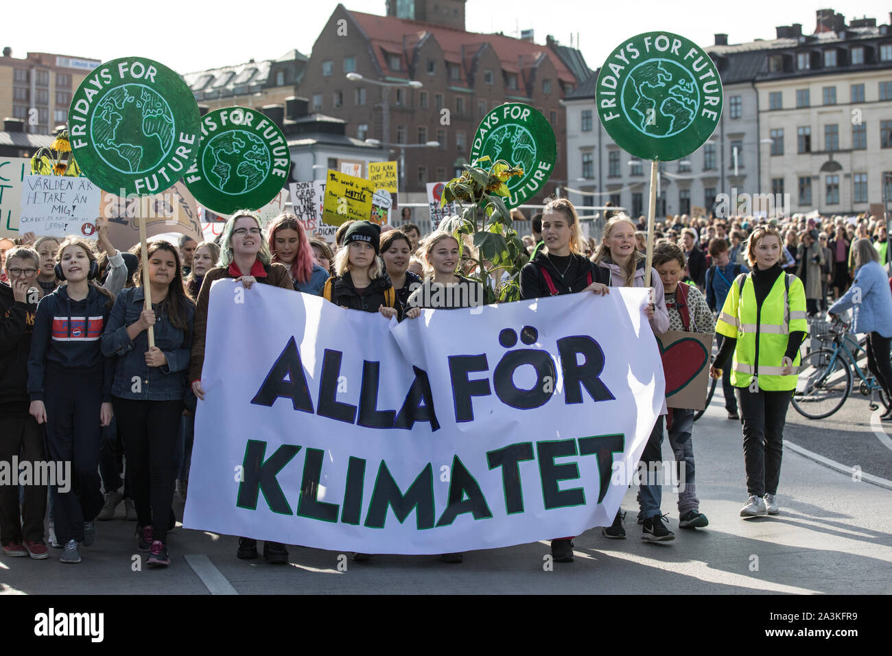 Student climate protesters in Stockholm inspired by Greta Thunberg ...