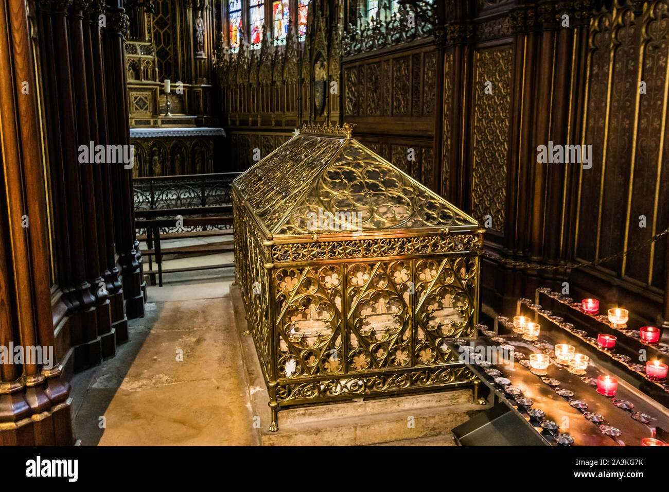 Saint genevieve hi-res stock photography and images - Alamy