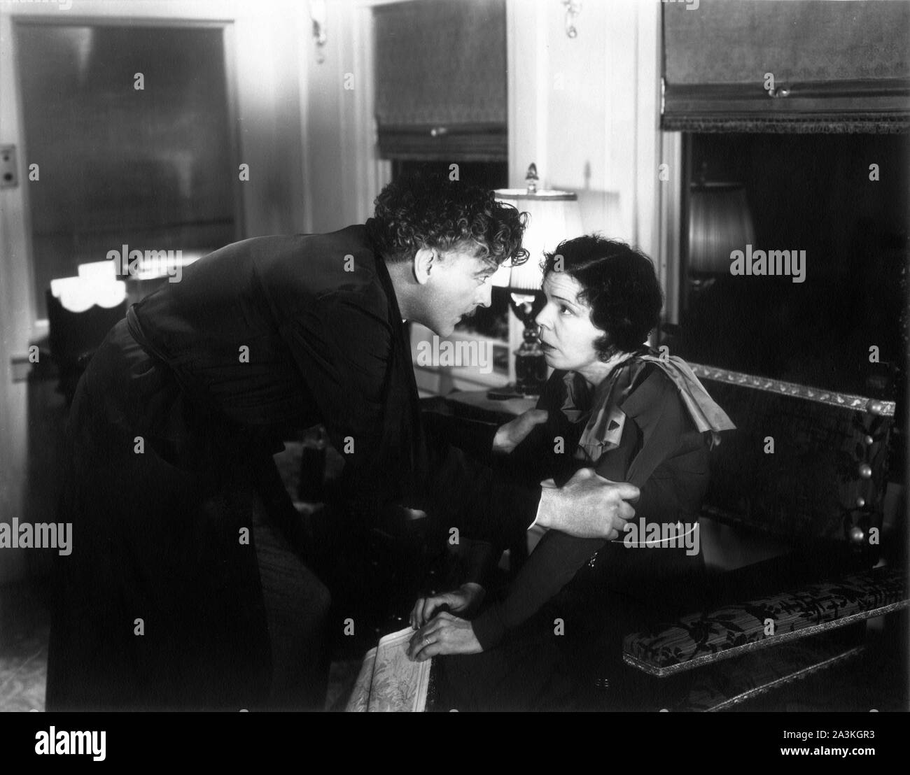 JOHN BARRYMORE as Oscar Jaffe and DALE FULLER as Sadie in TWENTIETH ...