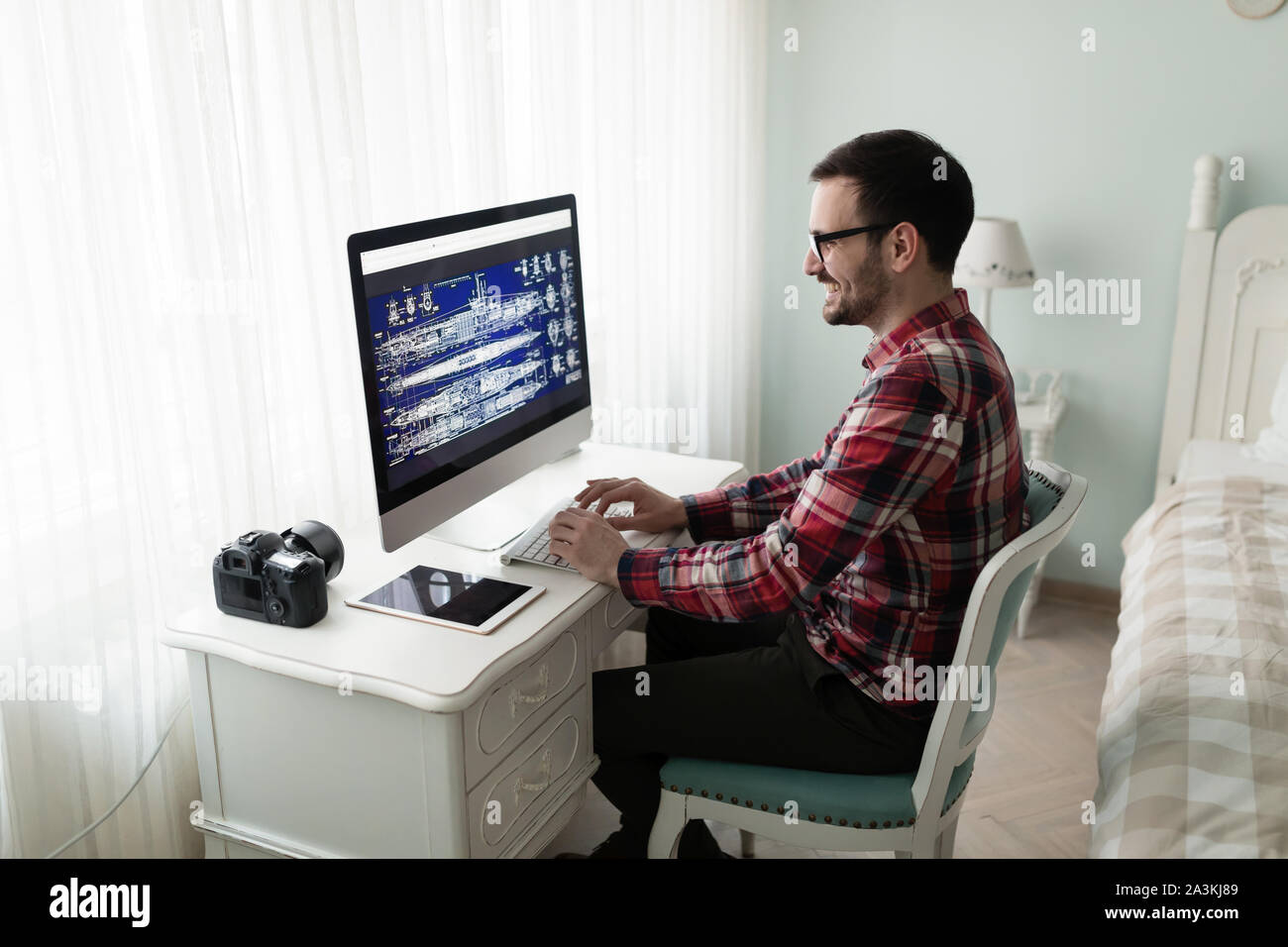 Creative project at home hi-res stock photography and images - Alamy