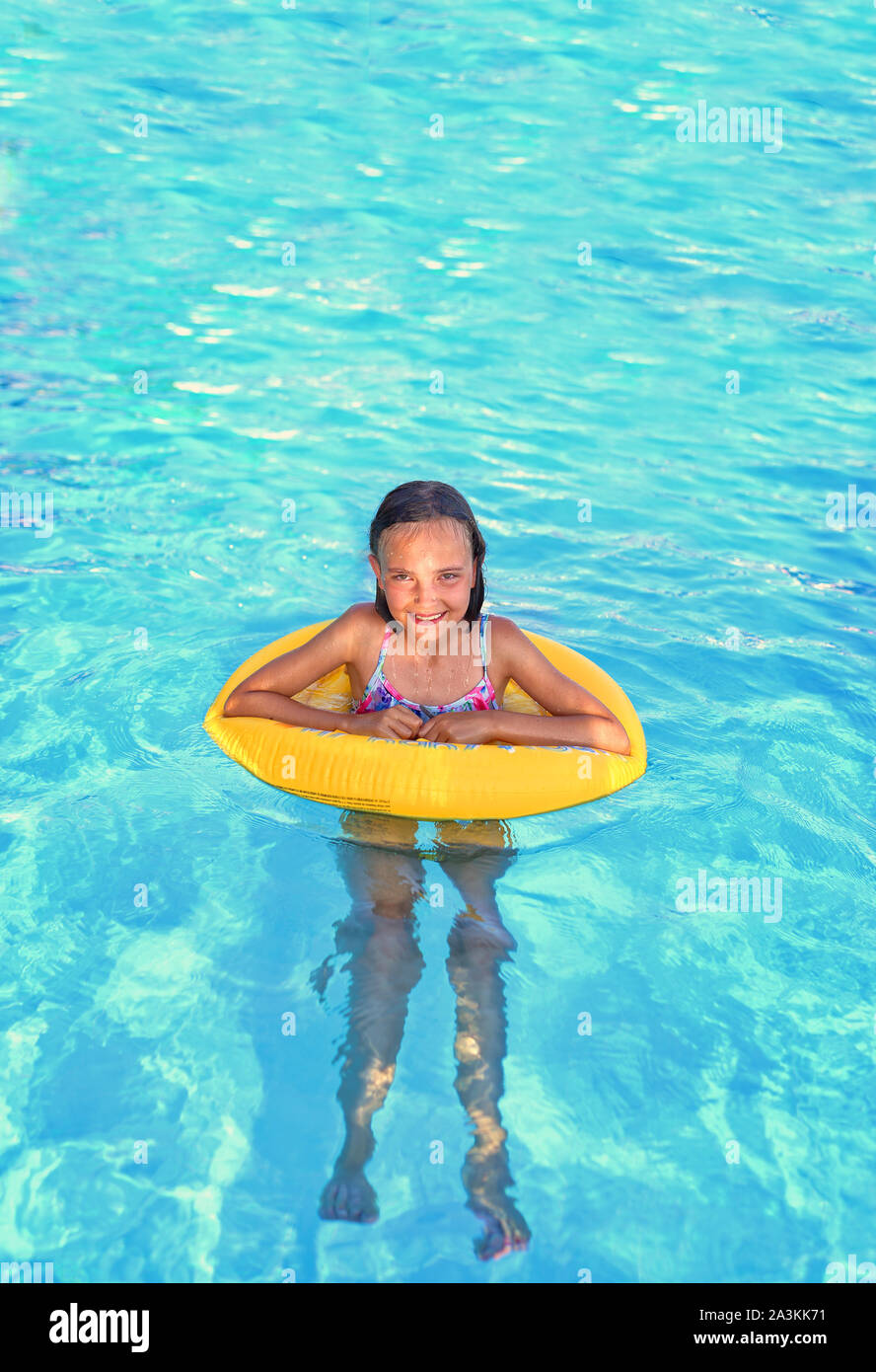 To swim in a circle hi-res stock photography and images - Alamy