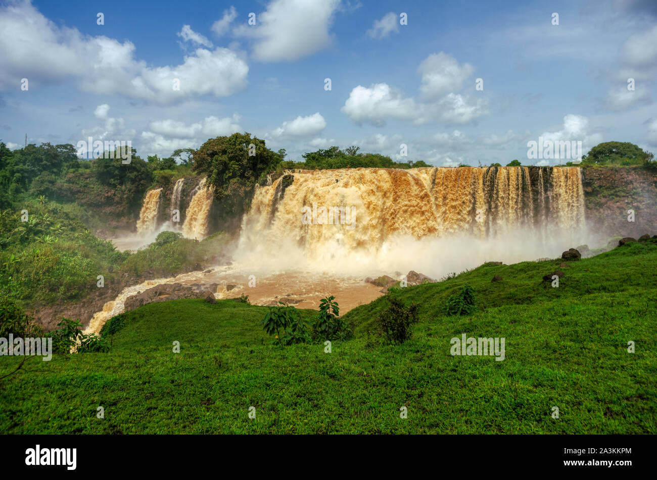 Waterfall of the blue Nile in al-nahr al-Azraq Tana Lake, Ethiopia ...