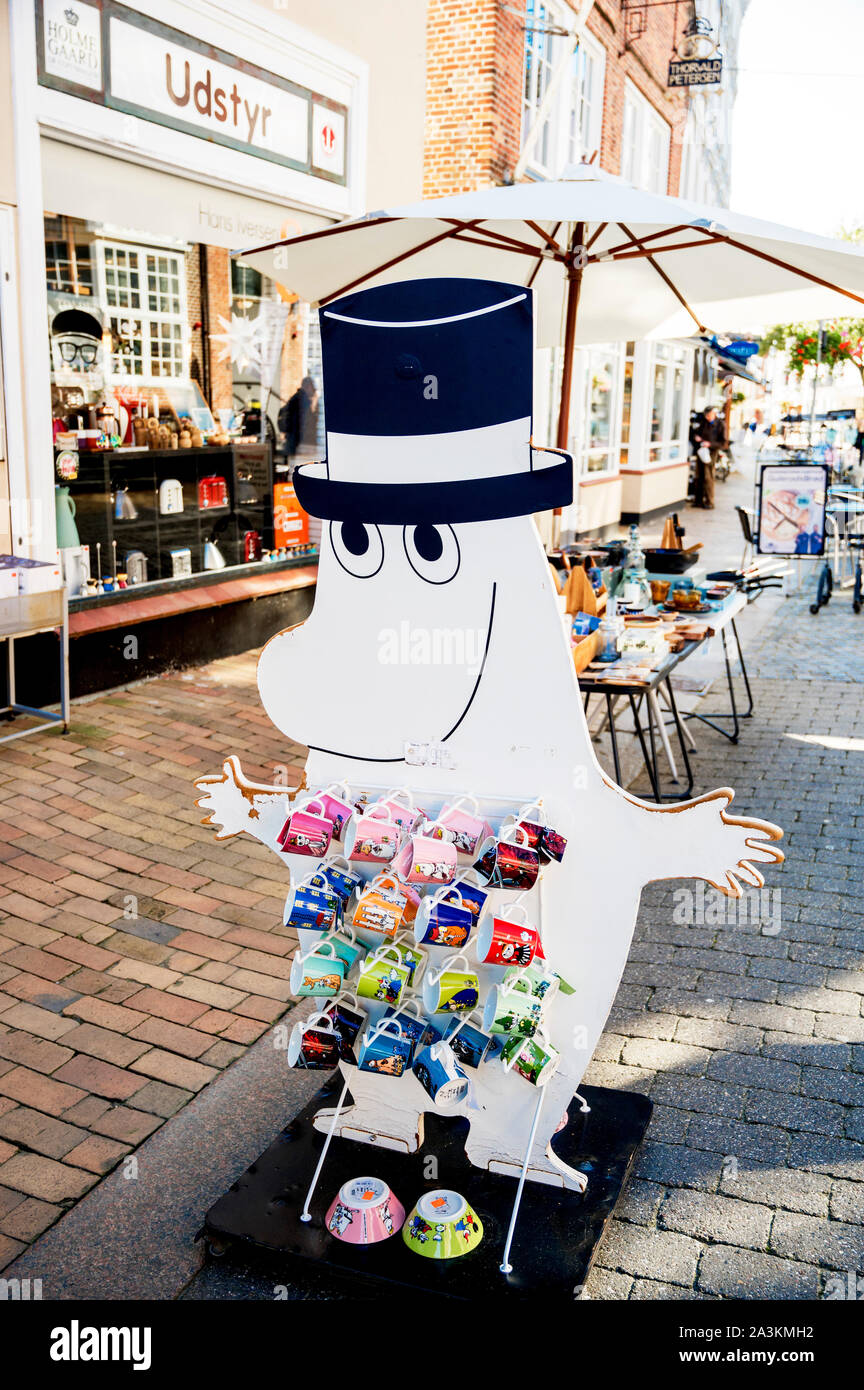 Mumin father hi-res stock photography and images - Alamy